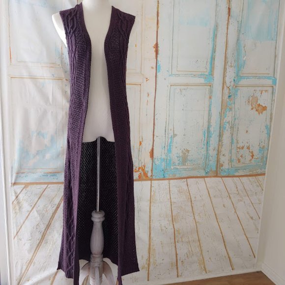 Boston Proper | Sweaters | Boston Proper Sleeveless Thick Cable Knit ...